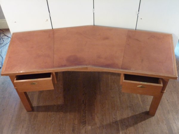 Chevron Shaped Modern Desk